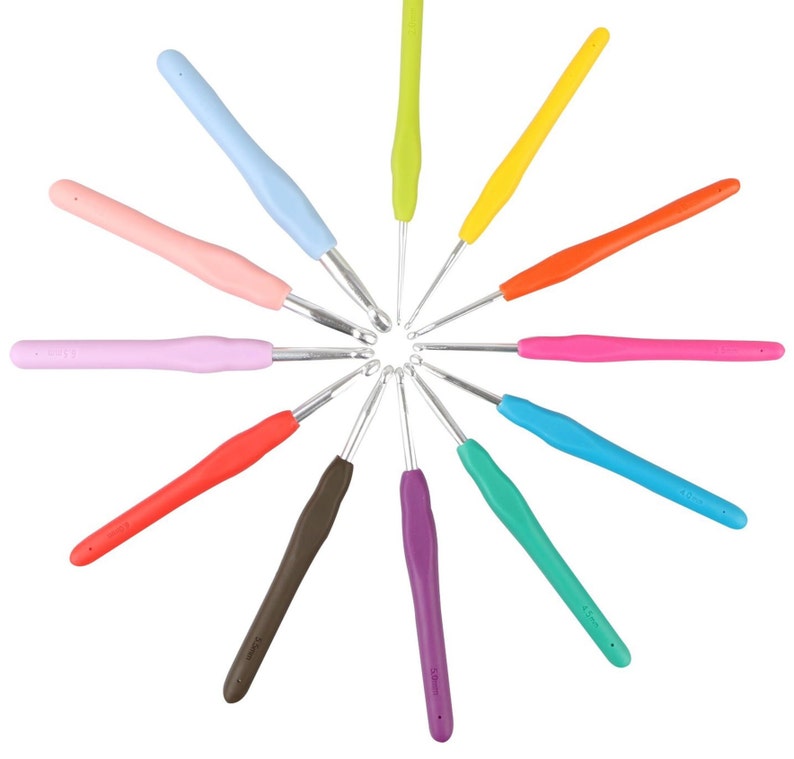 12 Pcs Ergonomic Handle Crochet Hooks Set Soft Needles Craft Sewing ...