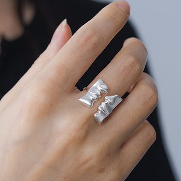 Kiss Ring - Etsy