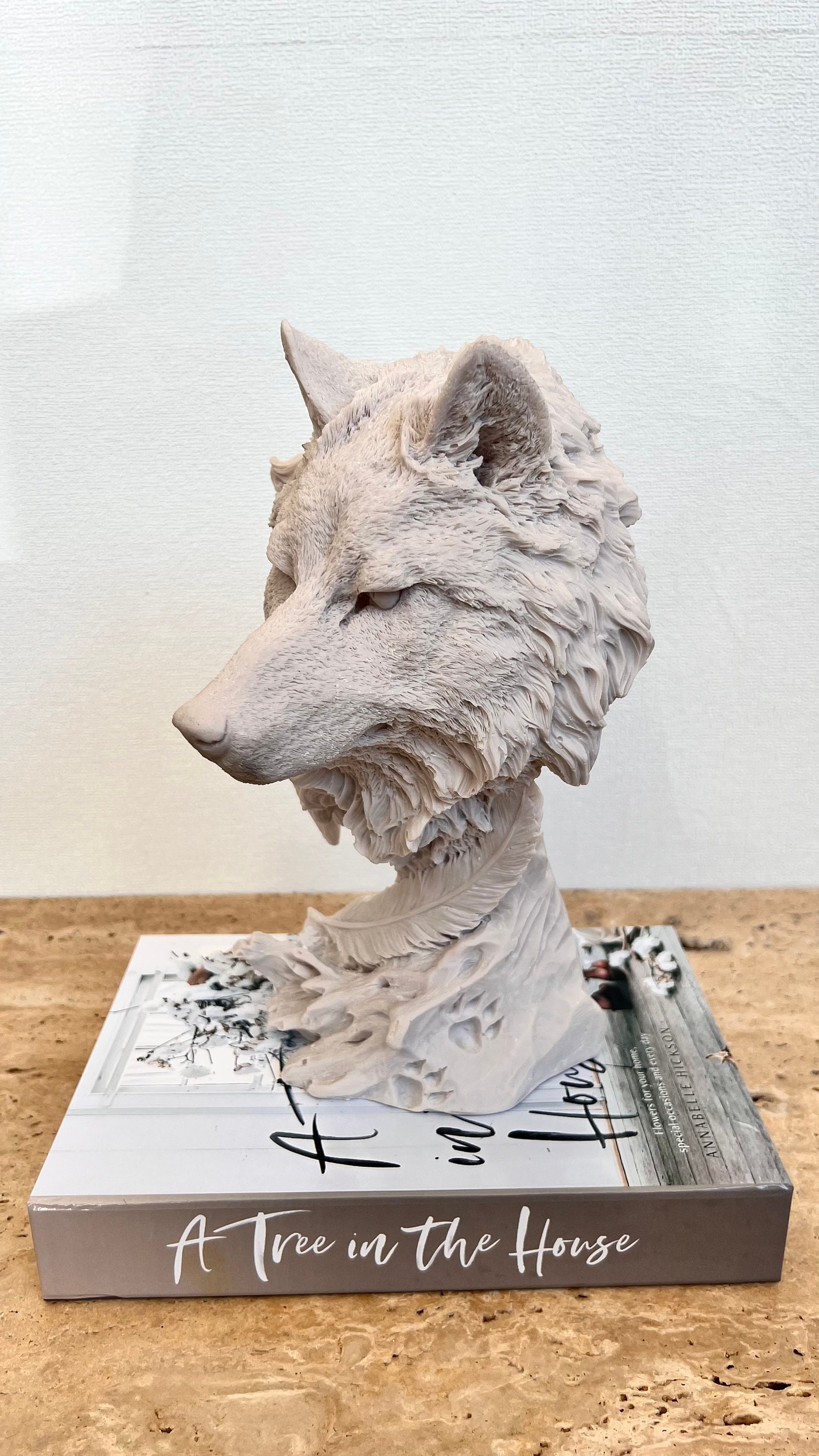 STYLISH White Wolf Statue, Wolf Figurine Statue, Wolf Sculpture, Wolf ...