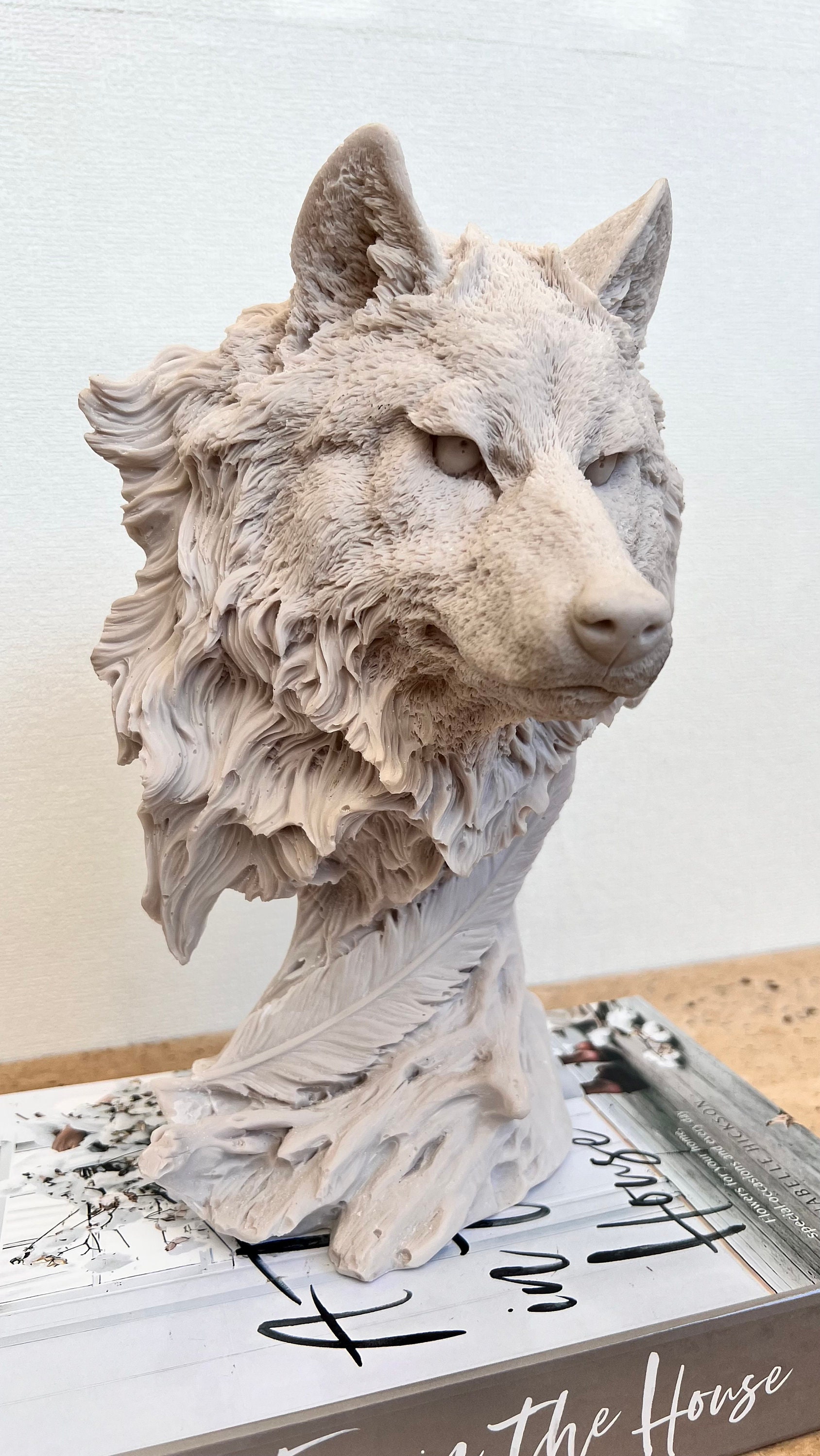 STYLISH White Wolf Statue, Wolf Figurine Statue, Wolf Sculpture, Wolf ...