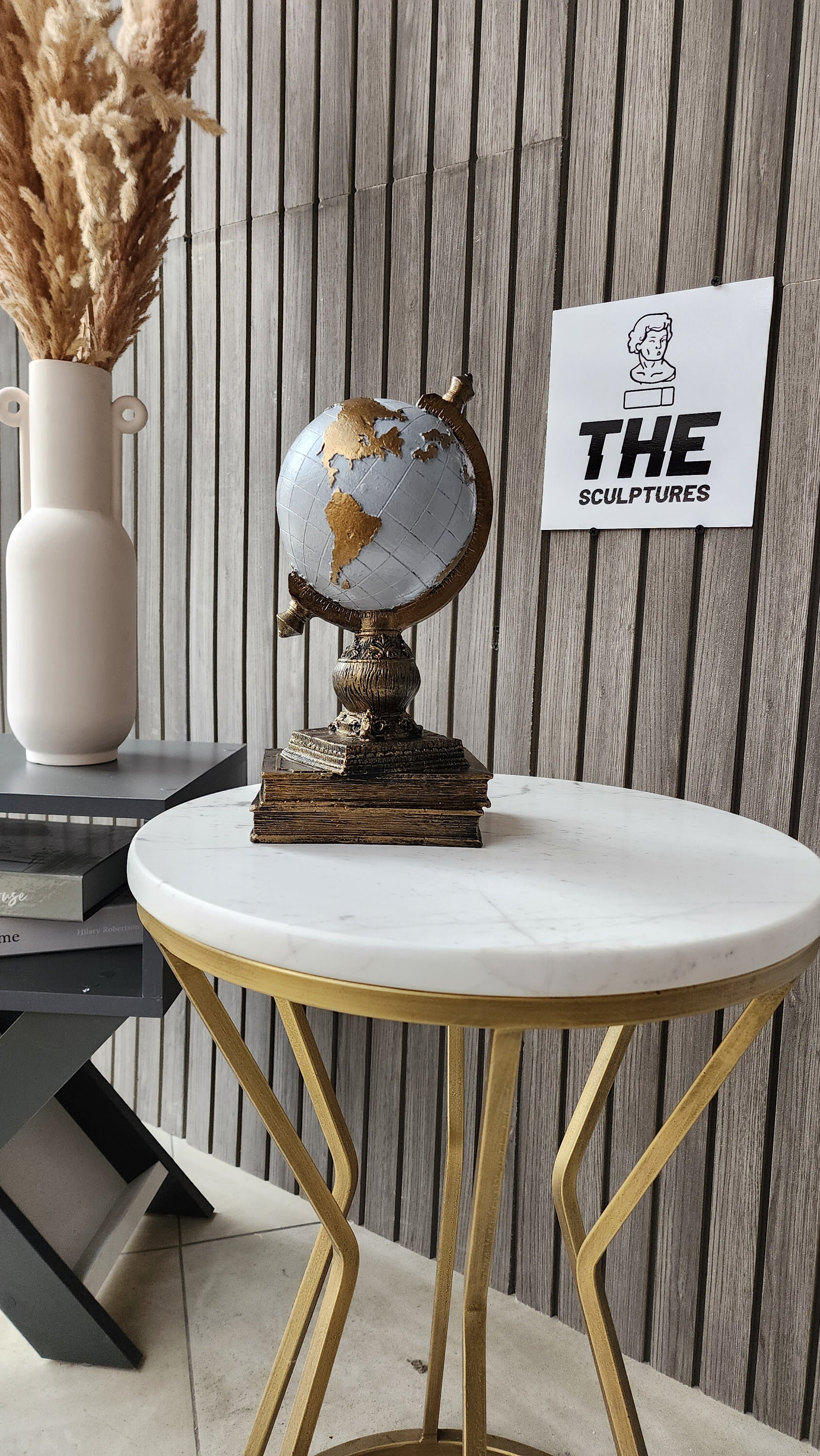 World Globe on Books Statue, World Map Statue, World Globe Earth Statue ...