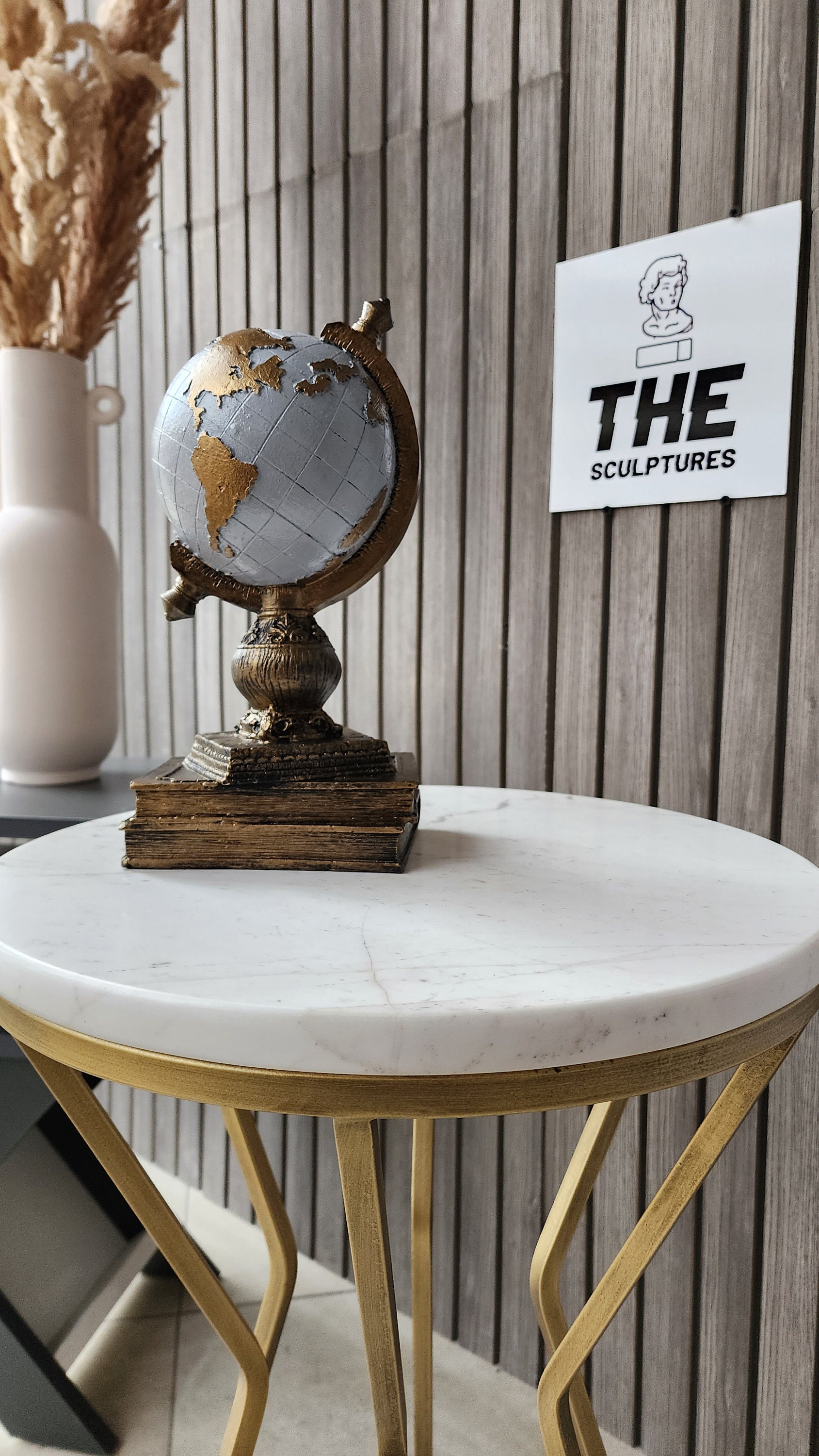 World Globe on Books Statue, World Map Statue, World Globe Earth Statue ...