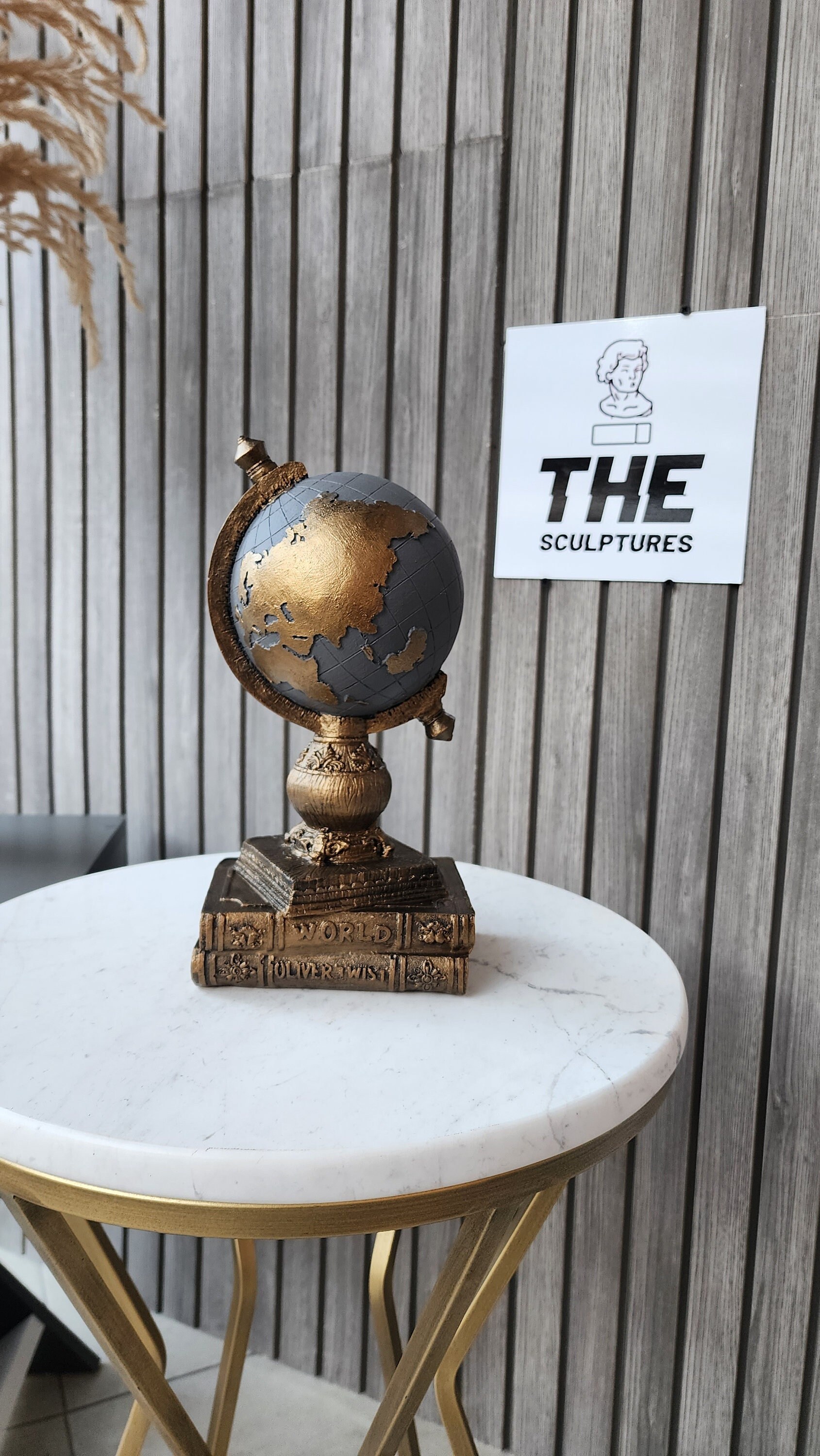 World Globe on Books Statue, World Map Statue, World Globe Earth Statue ...