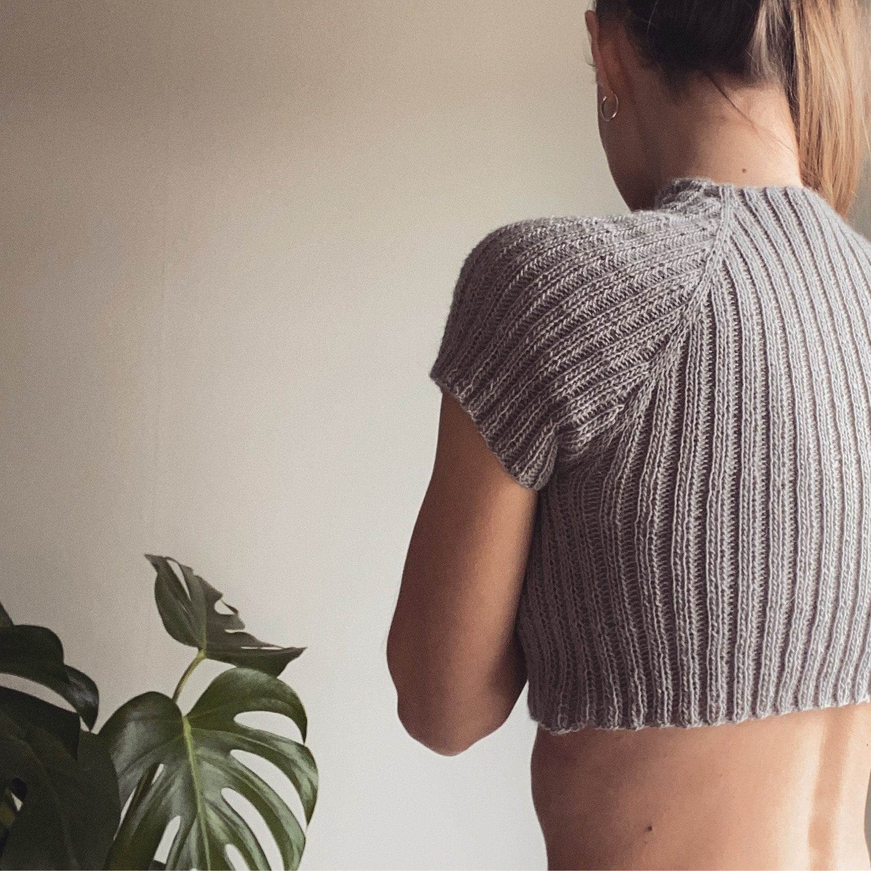 KNITTING PATTERN: Hug Me Tight Crop Top / Knitting Tutorial / Beginner ...