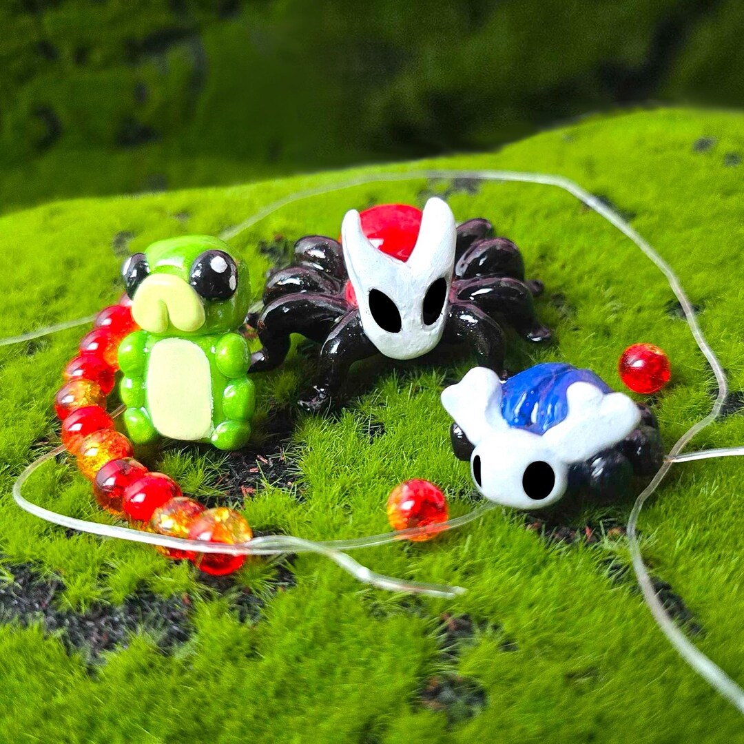 Hollow Knight Clay Magnet Collection: the Knight, Silksong Hornet, Grub ...