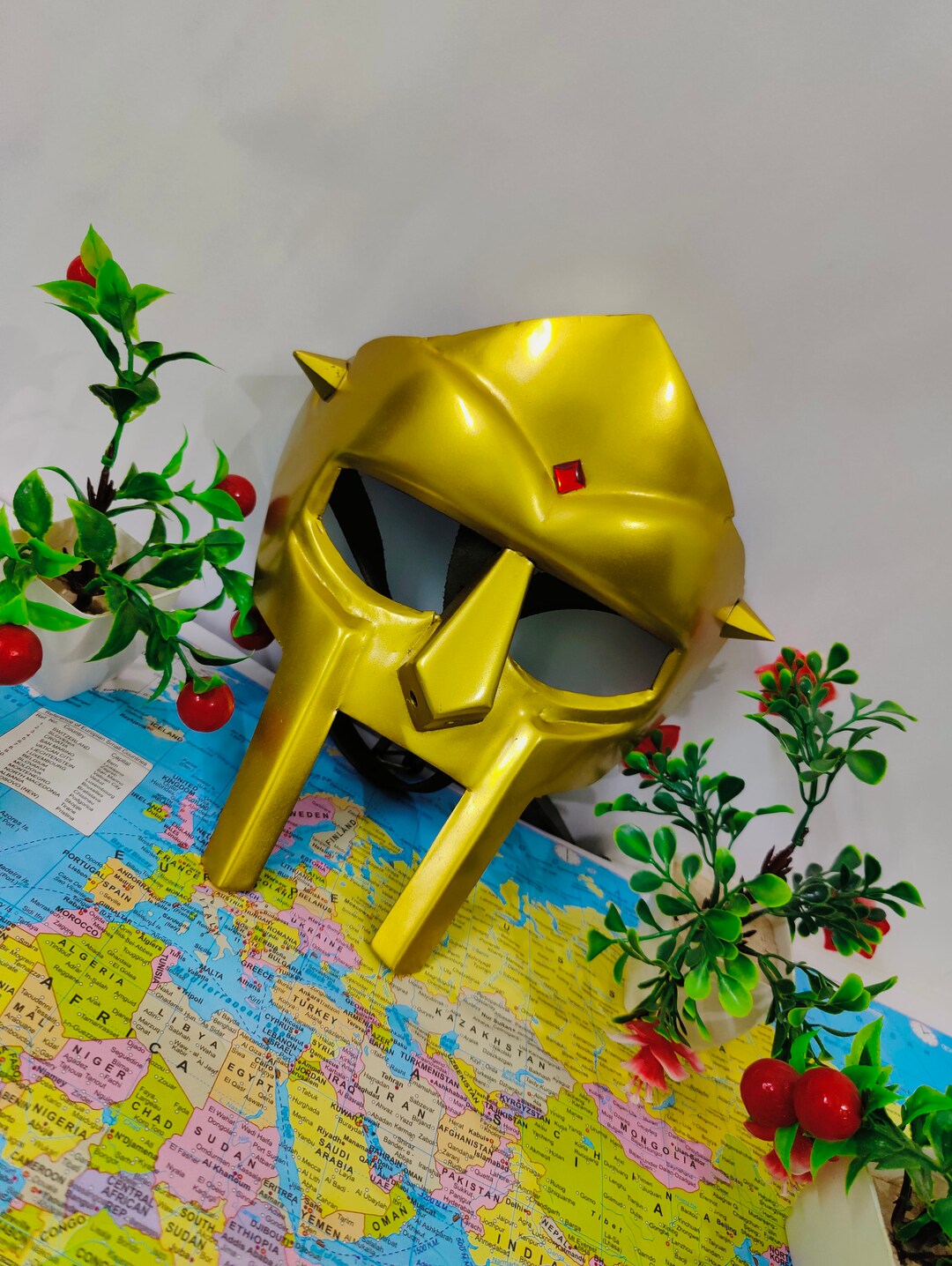 Golden Greek Armor Gladiator Helmet - Maximus Decimus Meridius Replica ...