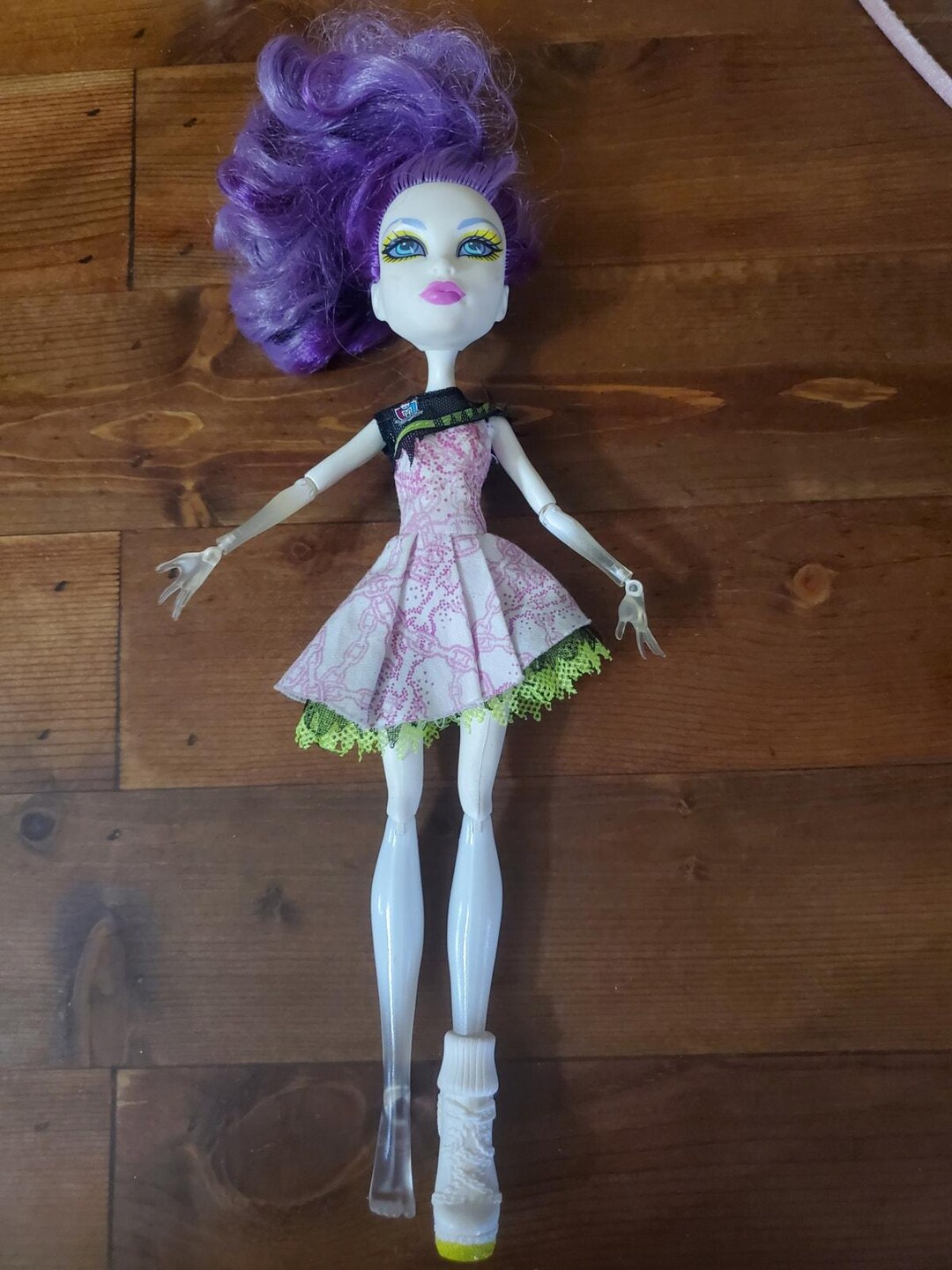 Monster High HTF Retired Ghoul Sports Spectra Vondergeist Tennis Purple ...