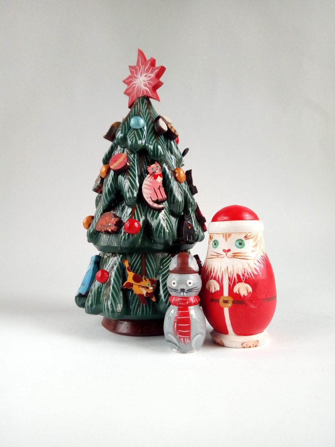 Hand Painted Christmas Cat Nesting Doll: Santa Claws & Mouse, Set of 3 ...