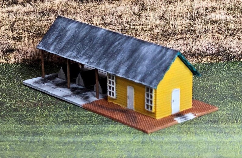 N Scale Small Station With Platform and Roof Extension – Unpainted ...