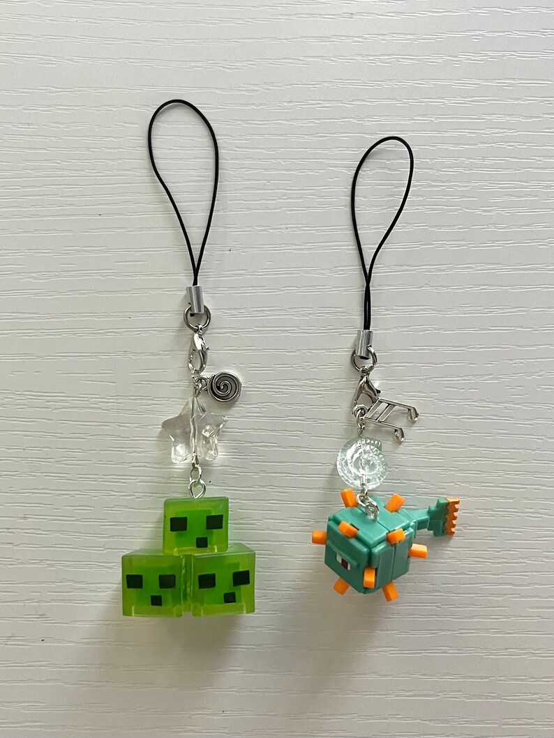 Minecraft Inspired Keychain Phonecharm / Cute Unique Accessories ...