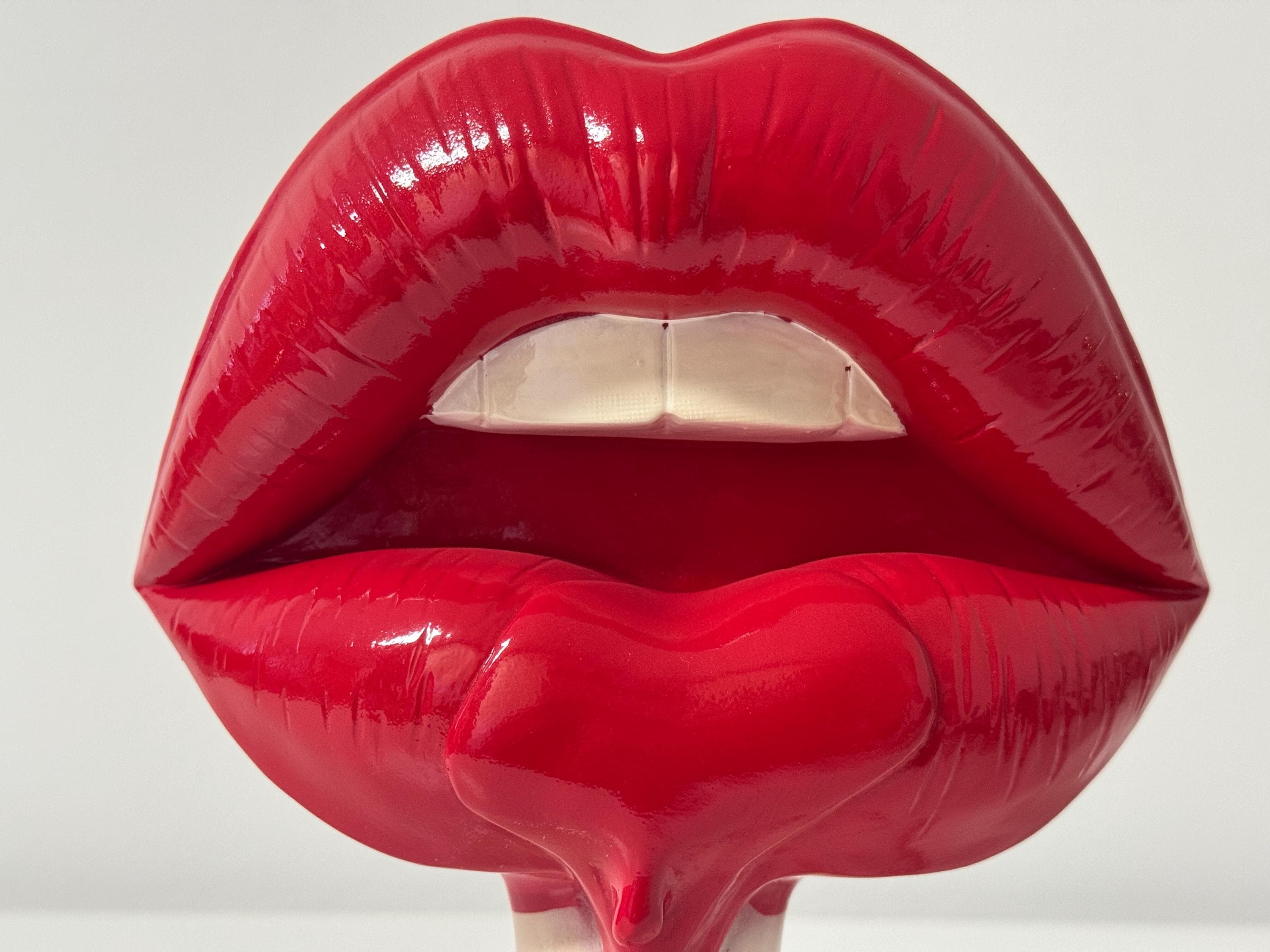 Lip Statue Red – Modern Pop Art Lips Sculpture, Bold Red Lip Decor ...