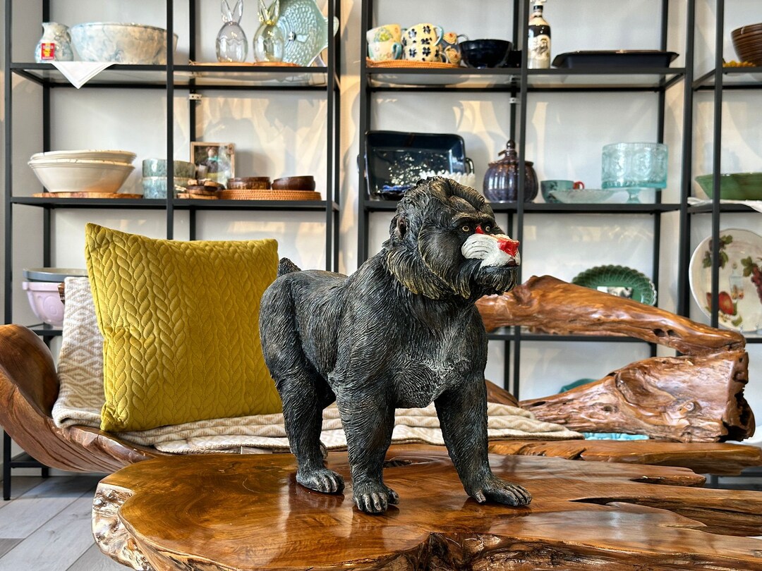 Statue / Decorative Figure Walking Mandrill / Sculpture Monkey / Table ...