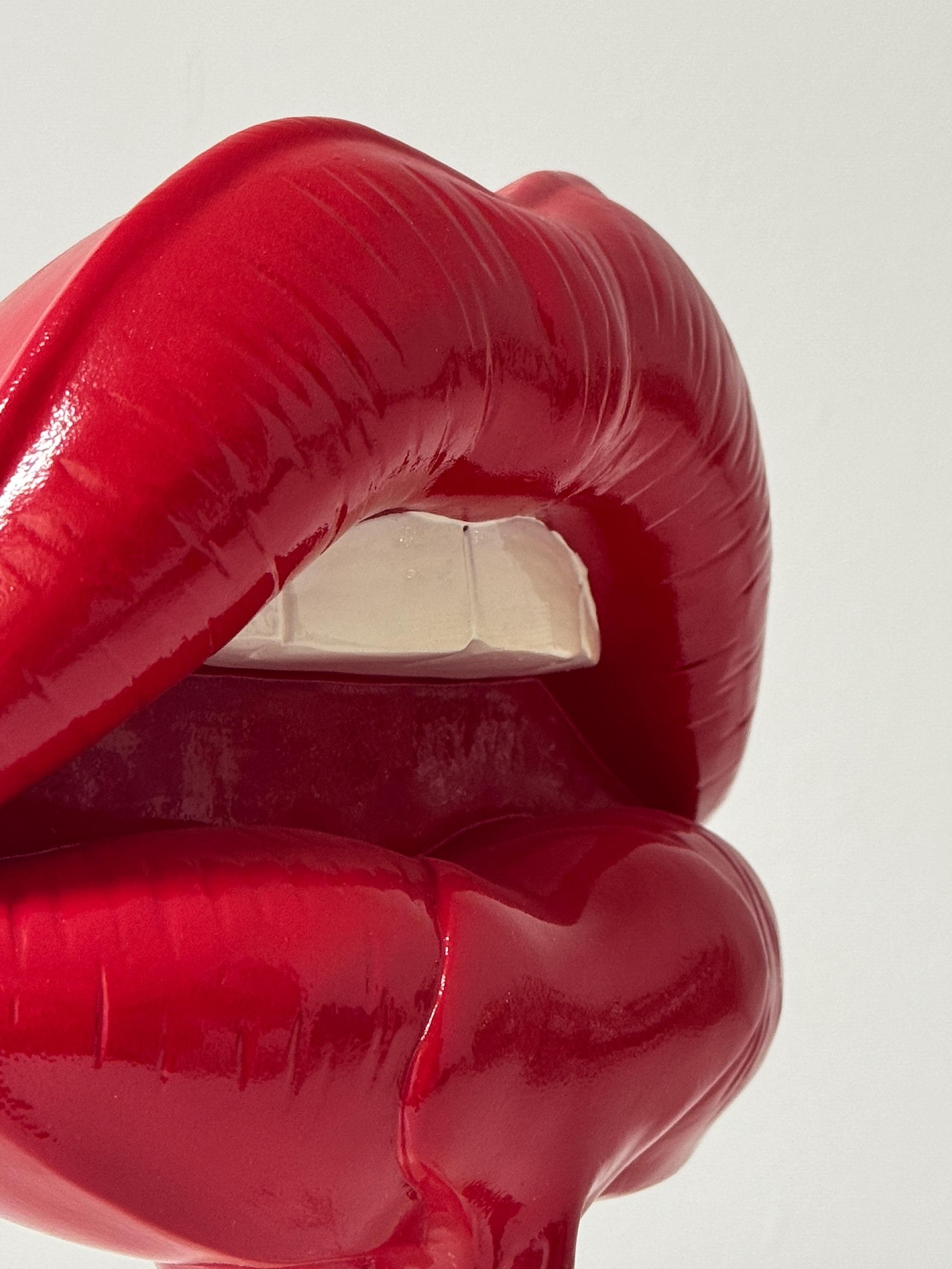 Lip Statue Red – Modern Pop Art Lips Sculpture, Bold Red Lip Decor ...