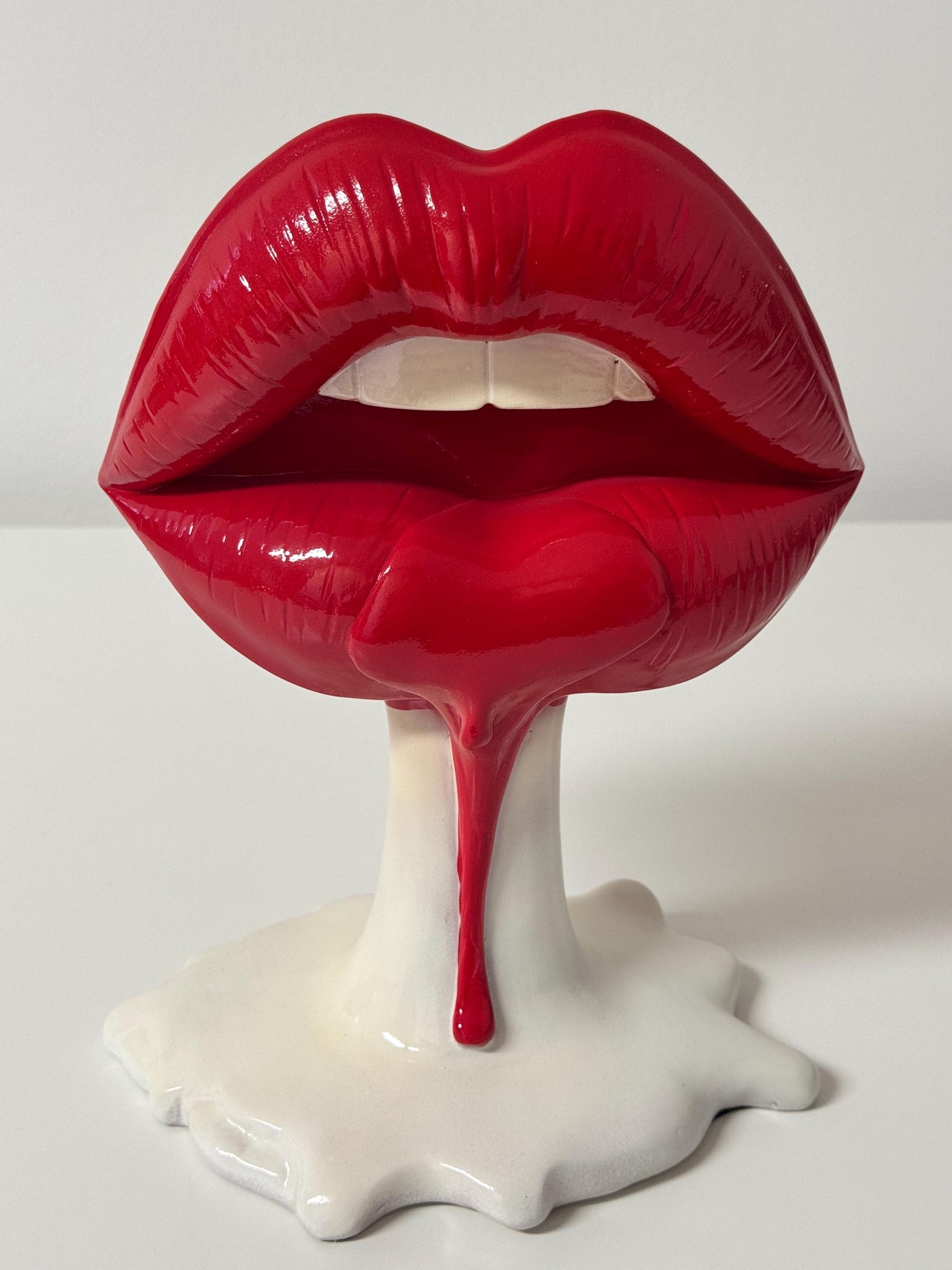 Lip Statue Red – Modern Pop Art Lips Sculpture, Bold Red Lip Decor ...