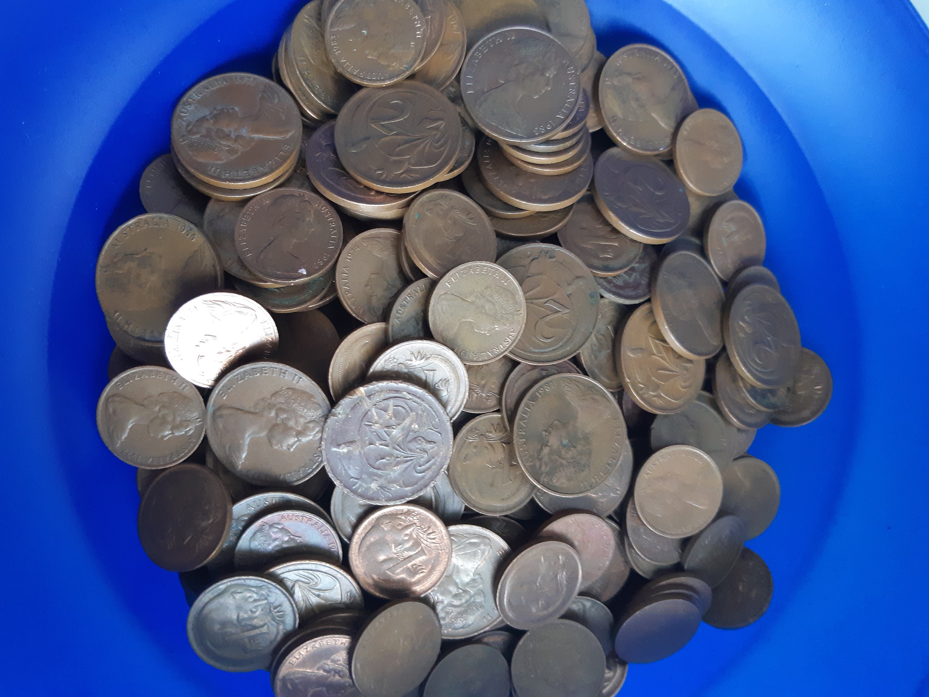 One Kilo of Australian Copper Coins 1 & 2 Cents Circulated Condition ...