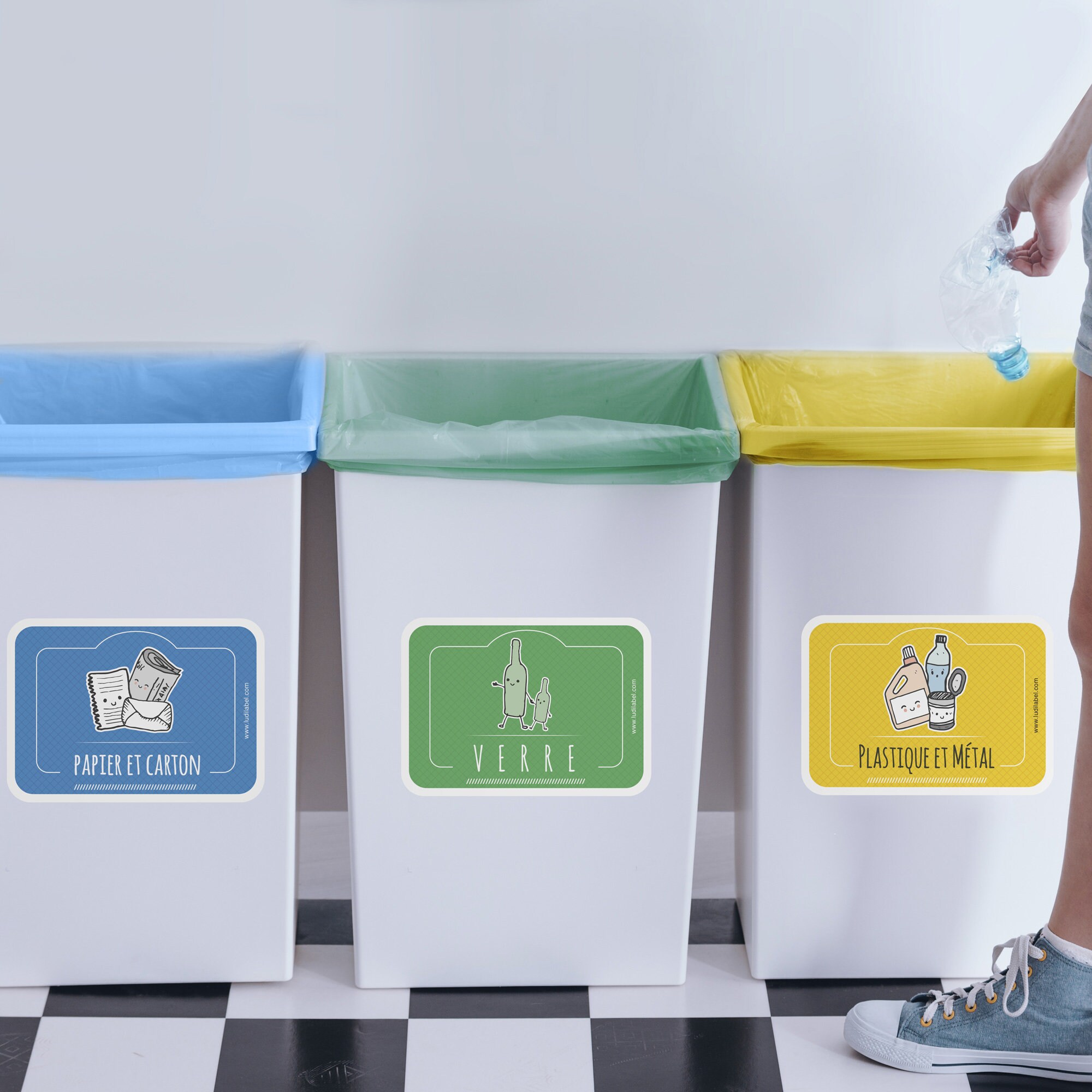 Set of 7 Selective Sorting Labels to mark recycling bins and facilitate ...