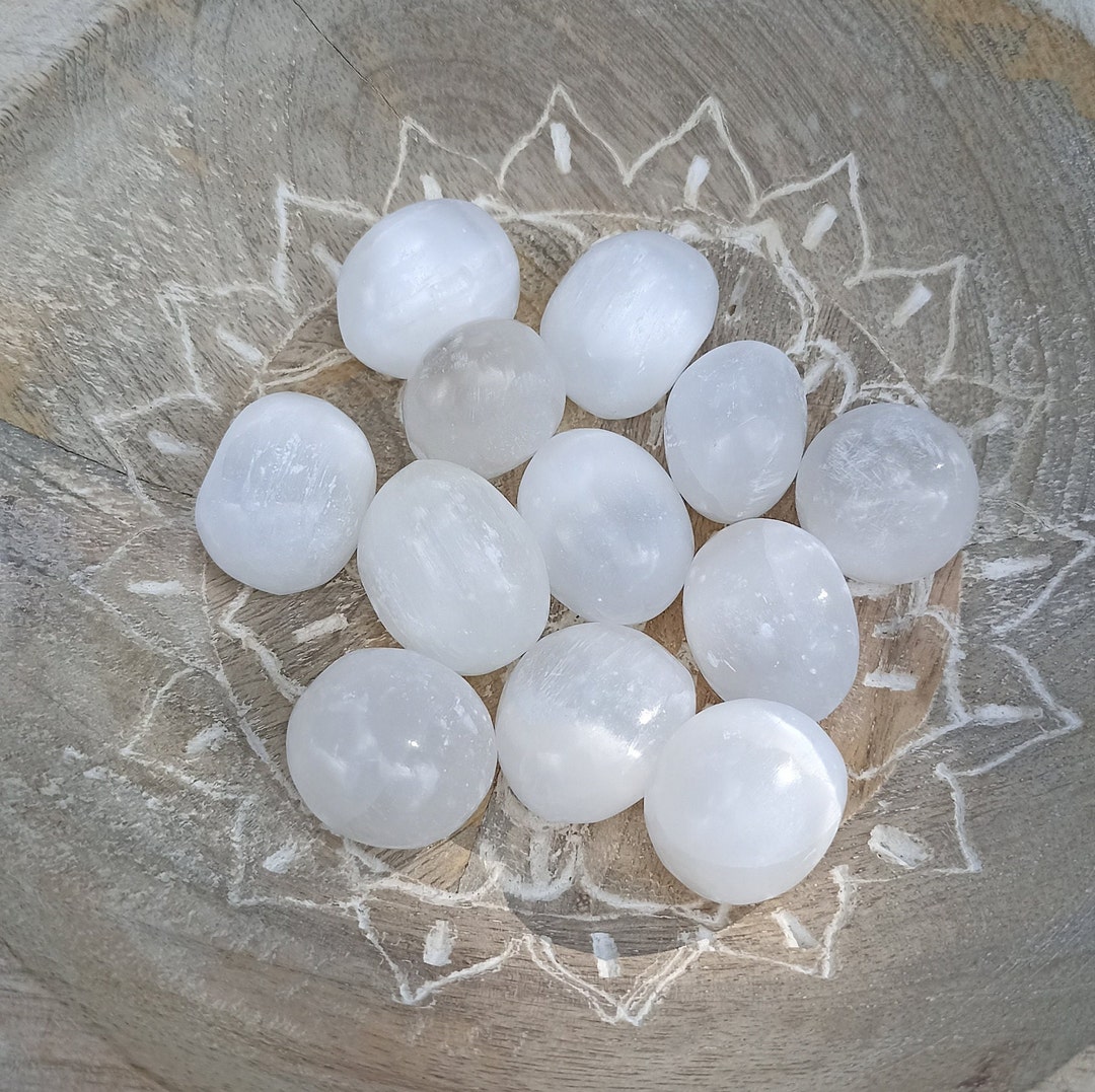 Selenite Tumbled Stone AA 25-35mm - Etsy