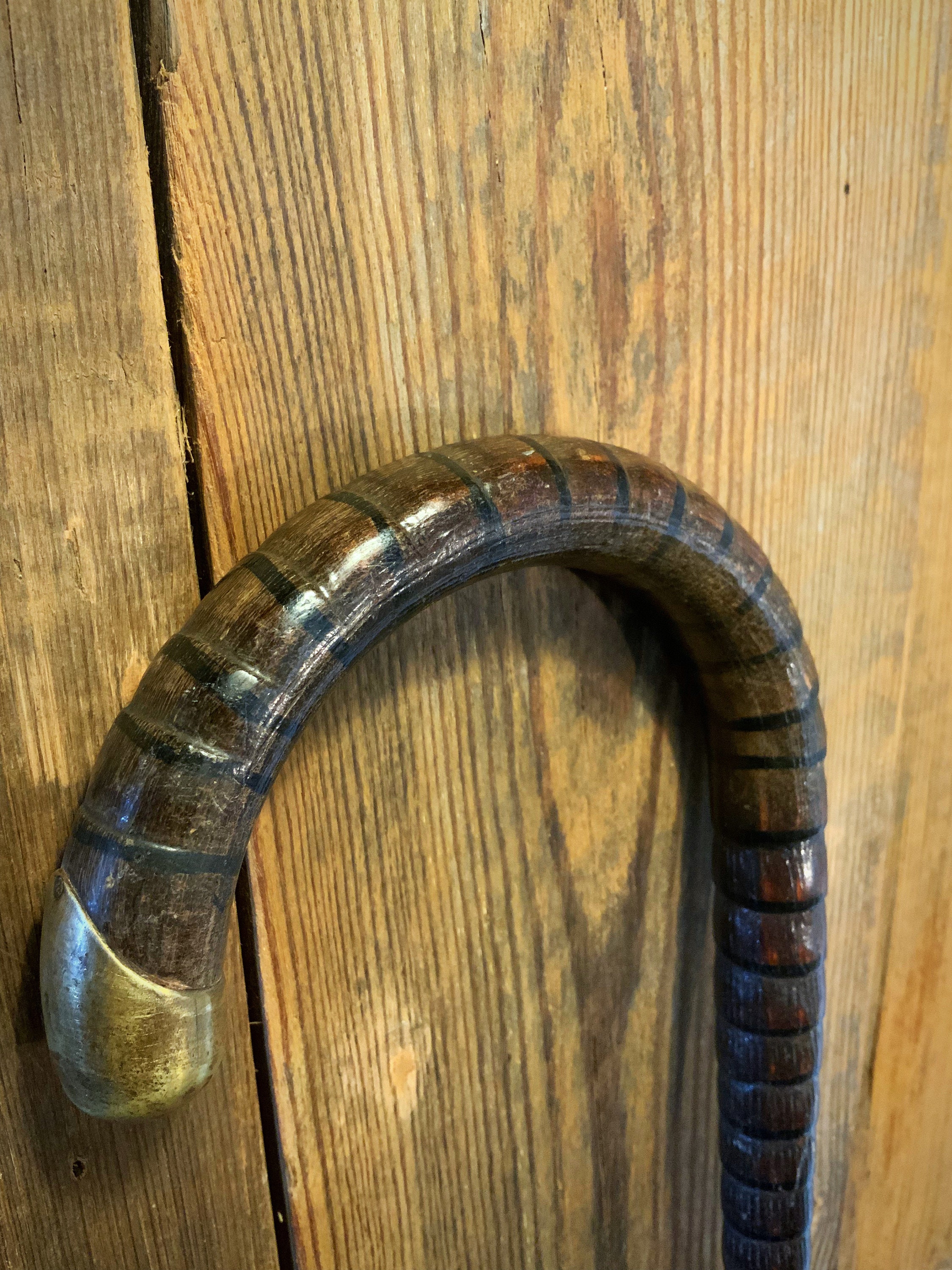 Antique English Gentleman's Carved Walking Cane, 38.5