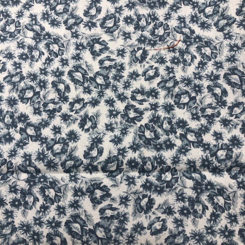 Hens and Chicks Table Runner Quilt Kit From the Country Essentials ...