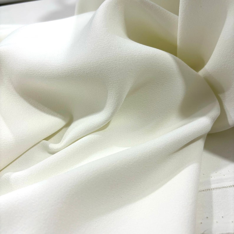 Italian Broken White Crepe Fabric for Dresses and Clothing (150cm/57in ...