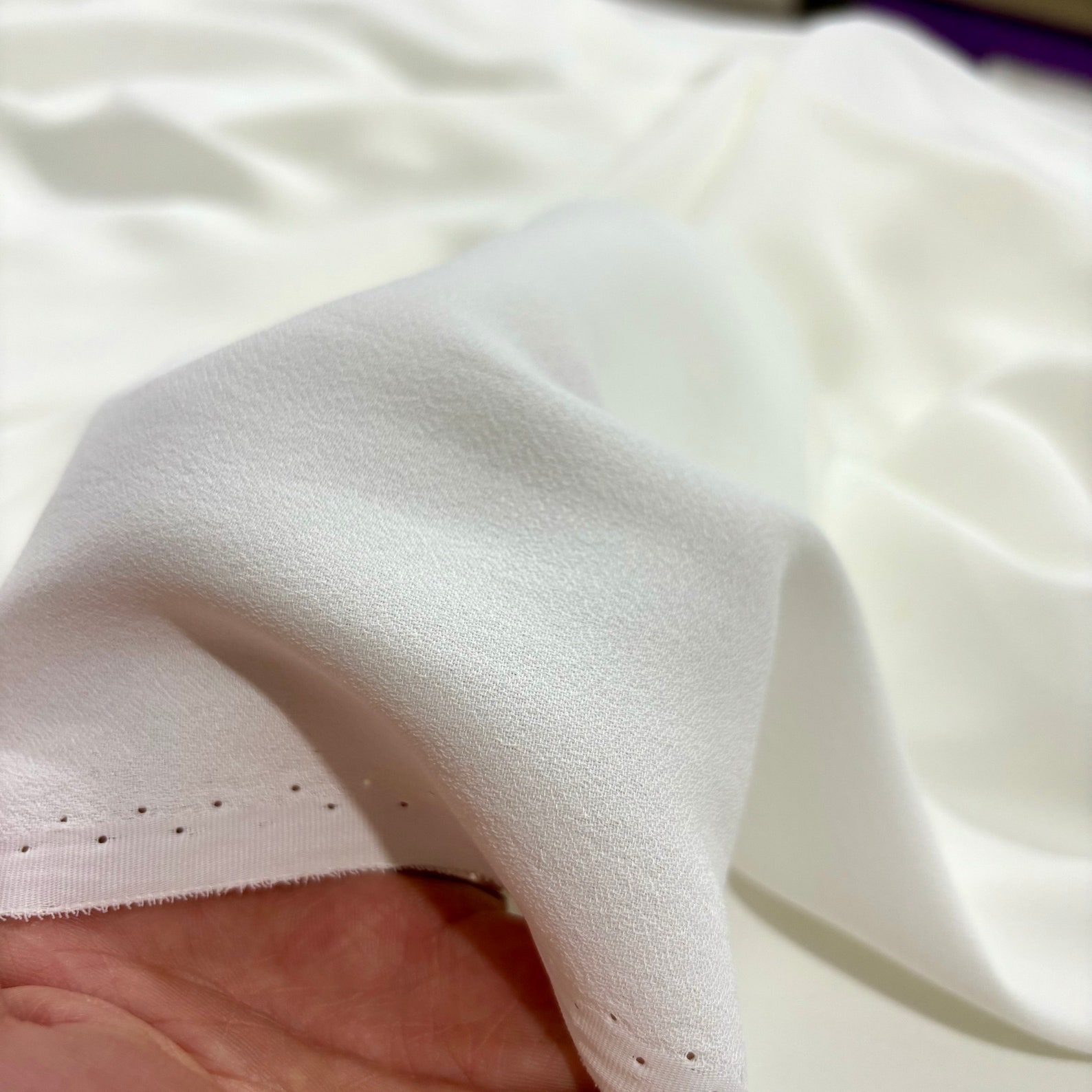Italian Broken White Crepe Fabric for Dresses and Clothing (150cm/57in ...