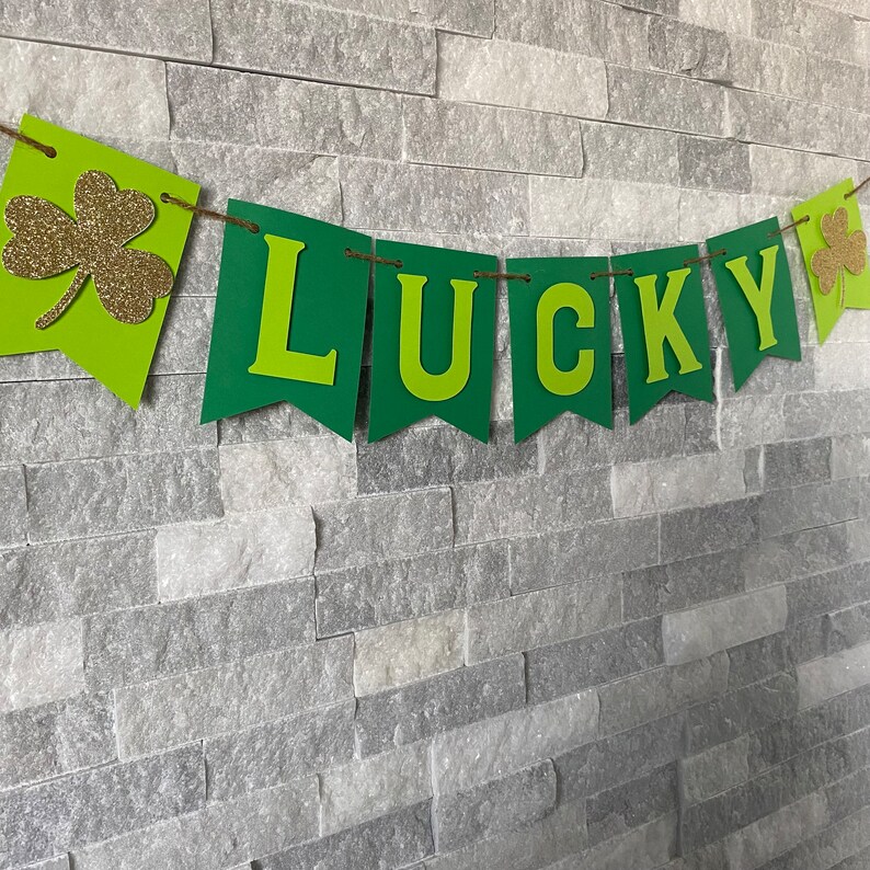 St Patrick's Day 'lucky' Banner: Glitter Shamrock Garland - Etsy