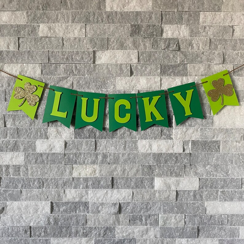St Patrick's Day 'lucky' Banner: Glitter Shamrock Garland - Etsy