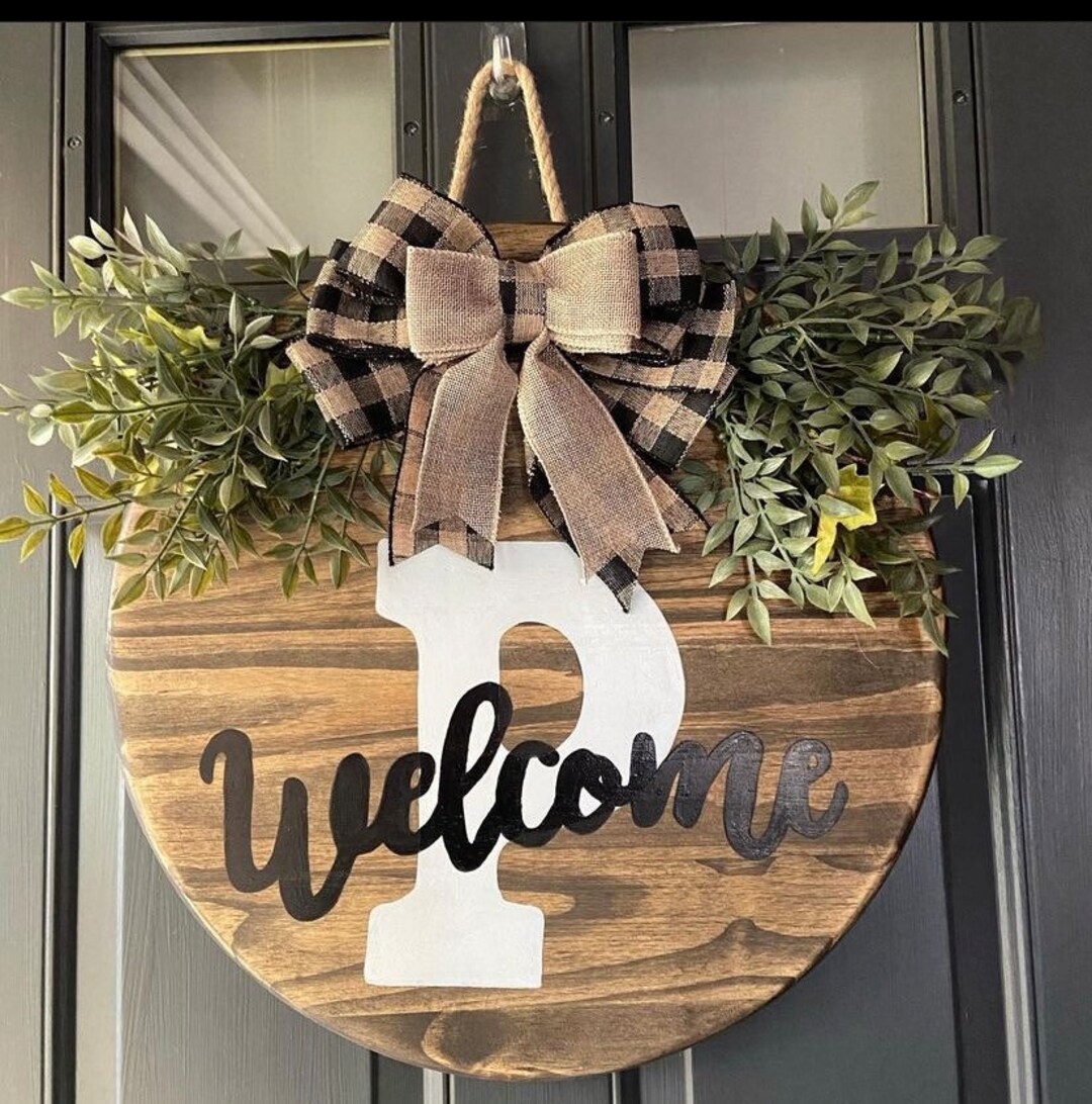 Personalized Door Hanger. Perfect for Any Season! - Etsy