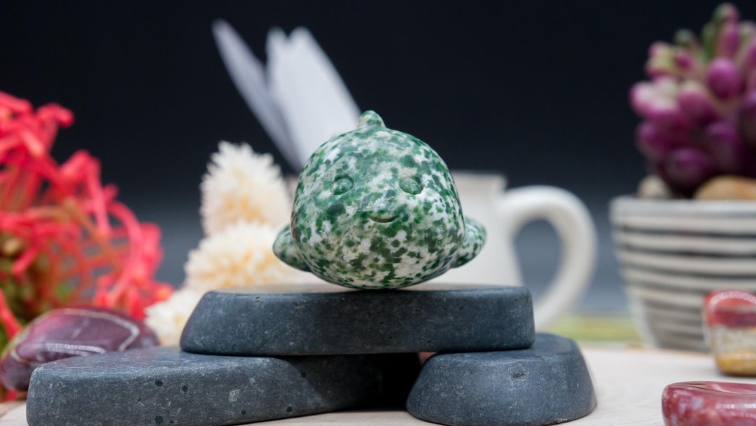 Qinghai Jade Crystal Baby Dragon Carving Stone Art Baby Nursery Room ...