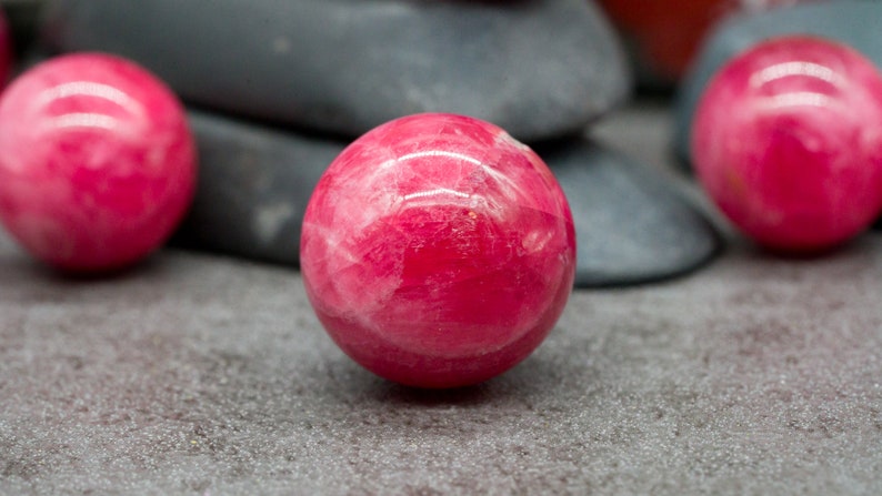 High Quality Deep Pink Rhodonite Crystal Sphere Stone Ball Healing ...