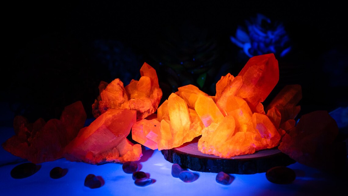 Neon Pink Aura Quartz Cluster UV Reactive Crystal Cute Kids Room Decor ...