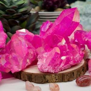 Neon Pink Aura Quartz Cluster UV Reactive Crystal Cute Kids Room Decor ...
