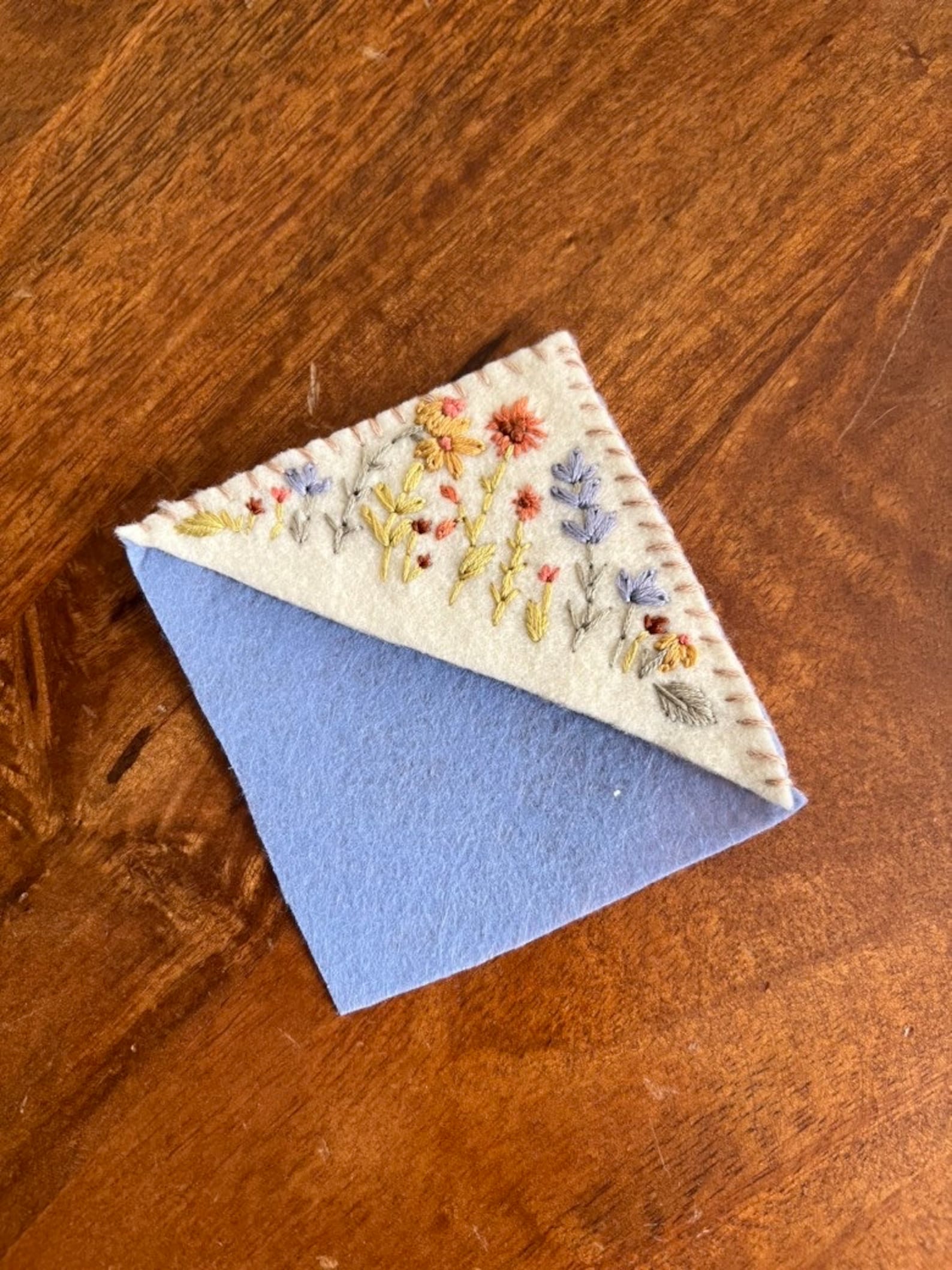 Customizable Corner Bookmark Hand Embroidered in Felt With Flowers, Wildflowers - Etsy