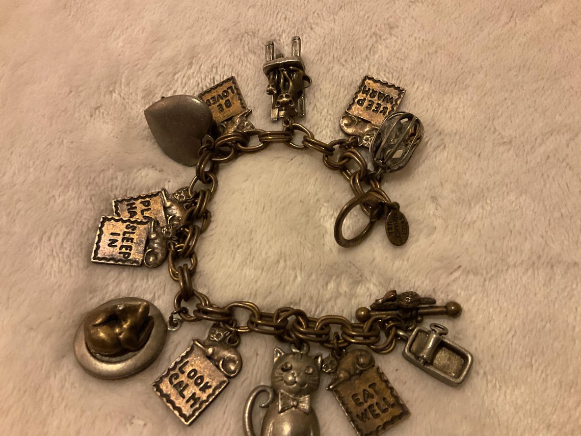 7” Vintage Sweet Romance Bronze and Silvertone Cat Charms Bracelet With ...