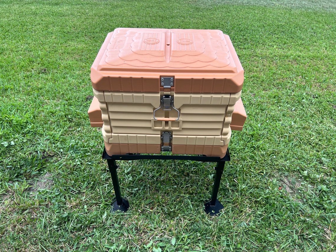 Apimaye Defender Queen Hive Stand. Made in the US! - Etsy