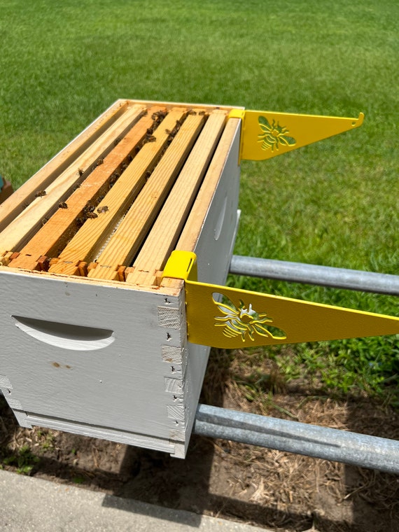 Miniature Beehive On Bench With Bees For Dollhouses [STT, 60% OFF