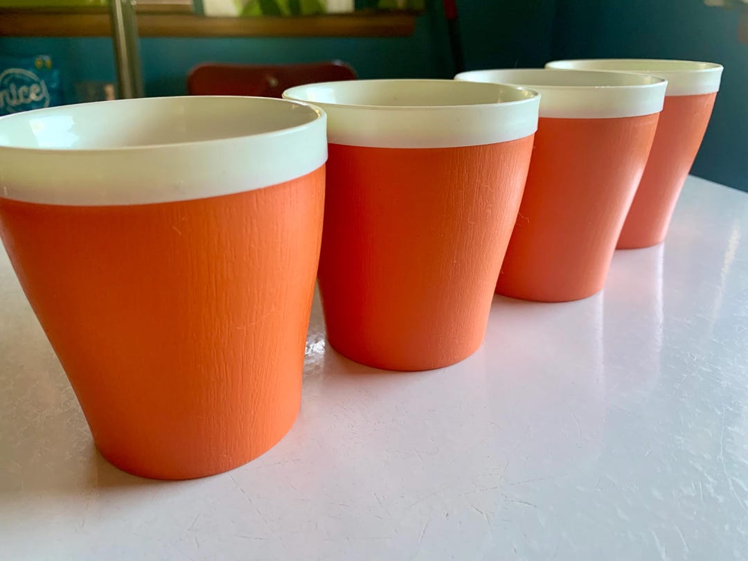 Vintage 4 Orange Plastic Cups - Etsy