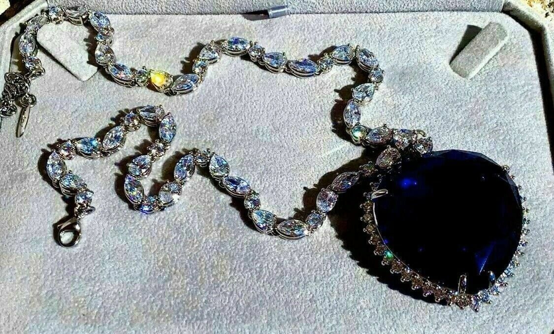 Kate Winslet Necklace ~ Titanic Heart Of The Ocean Necklace And Pendant