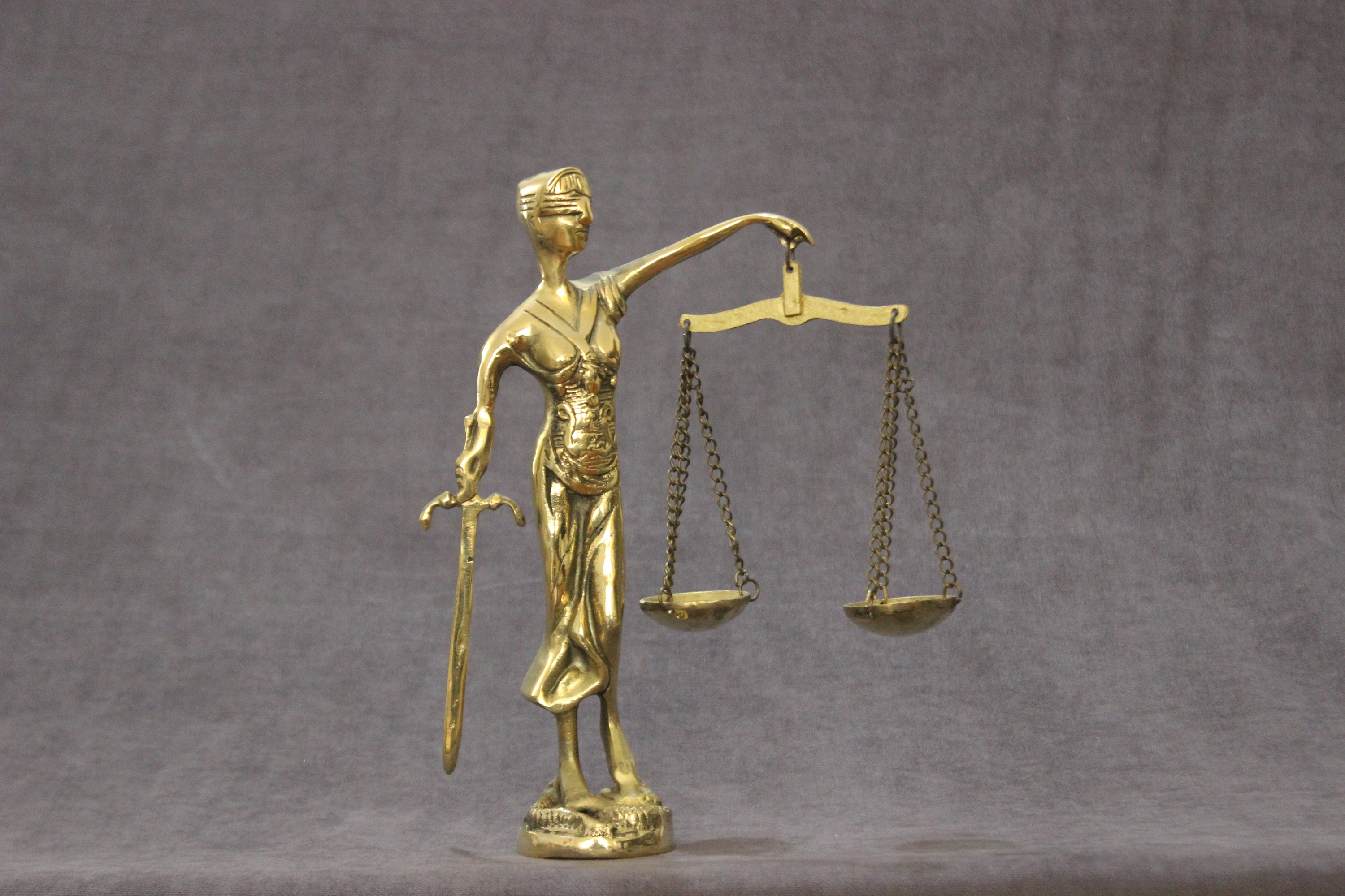 Golden Lady Justice Statue, Blind Lady Justice Statue, Lady Justice ...