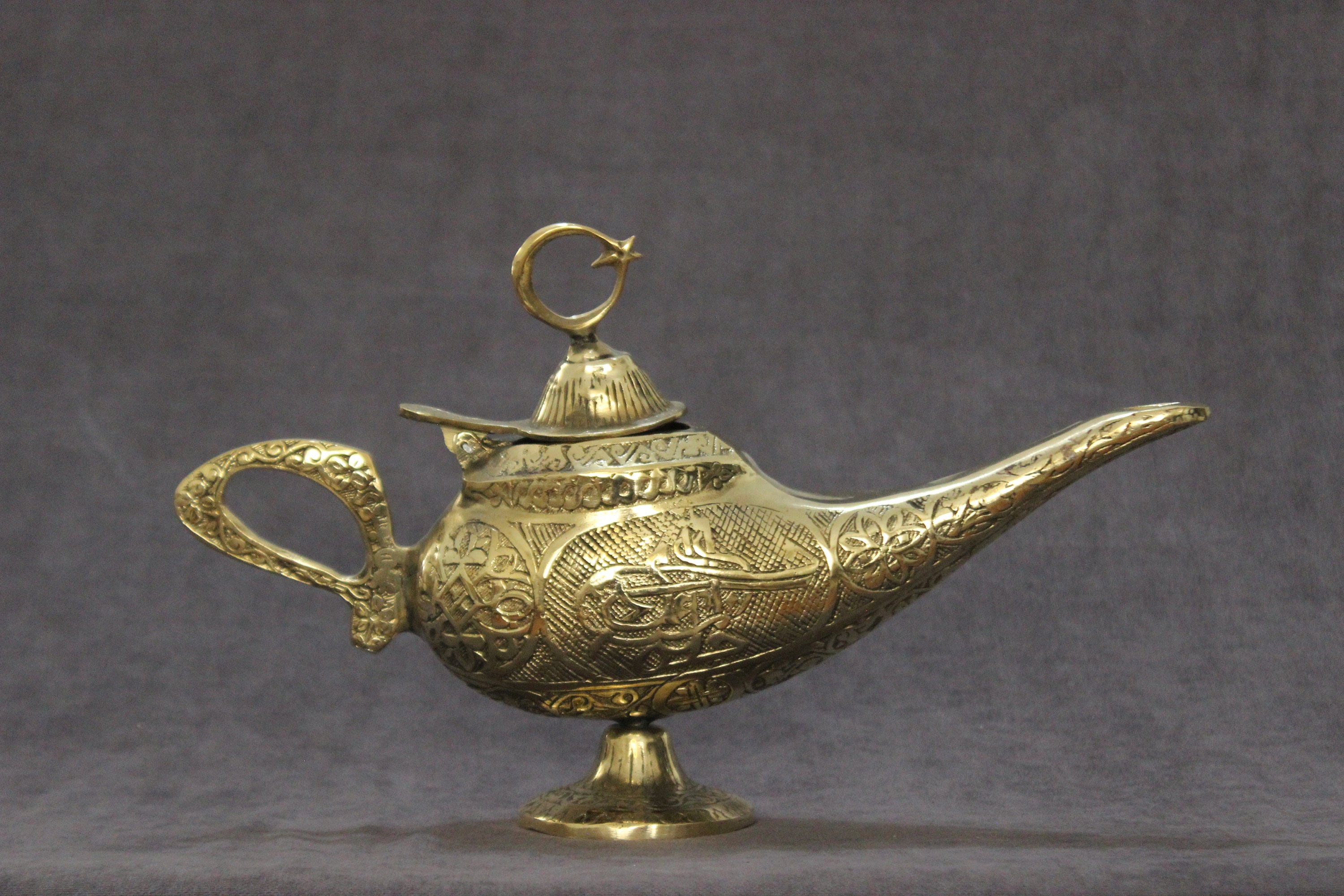 Aladdin Magic Lamp, Vintage Oil Lamp, Aladdin Lamp, Magic Lamp, Table ...