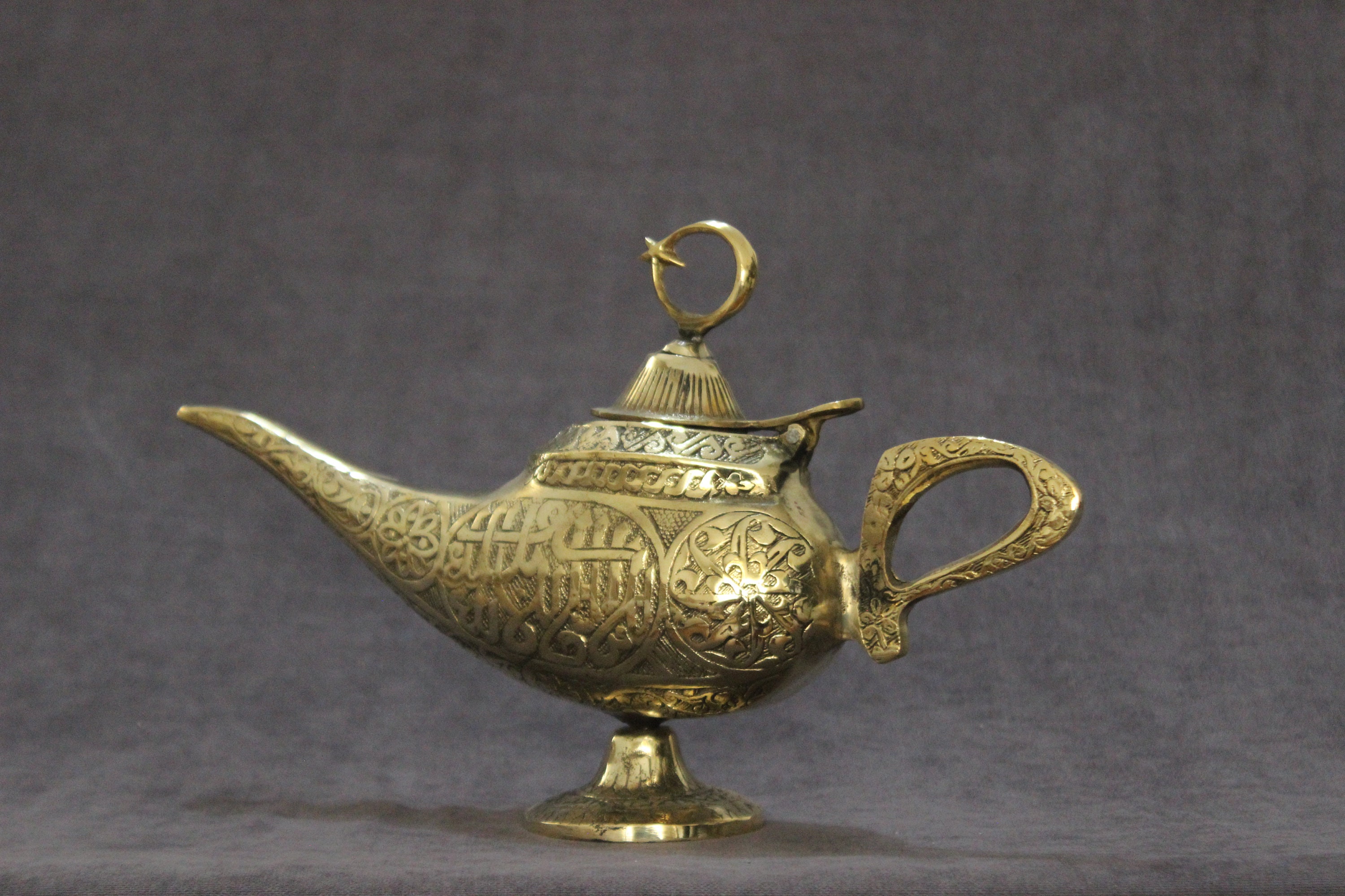 Aladdin Magic Lamp, Vintage Oil Lamp, Aladdin Lamp, Magic Lamp, Table ...
