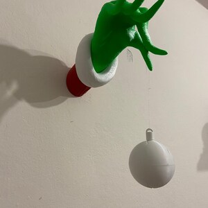Grinch Hand Wall Hanging - Christmas Tree Ornament - Etsy