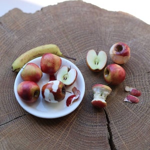 Miniature Apples for a Dollhouse, 1/12 and 1/6 Scale Realistic Fruits ...