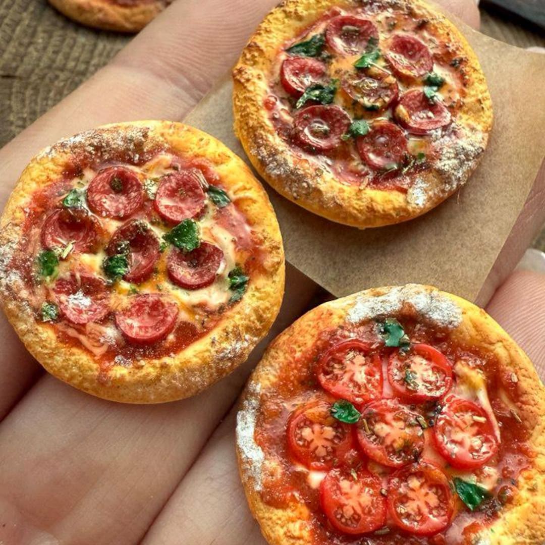 Miniature Pizza 1/12 Scale, Mini Food, Realistic Fake Miniature Pizza - Etsy