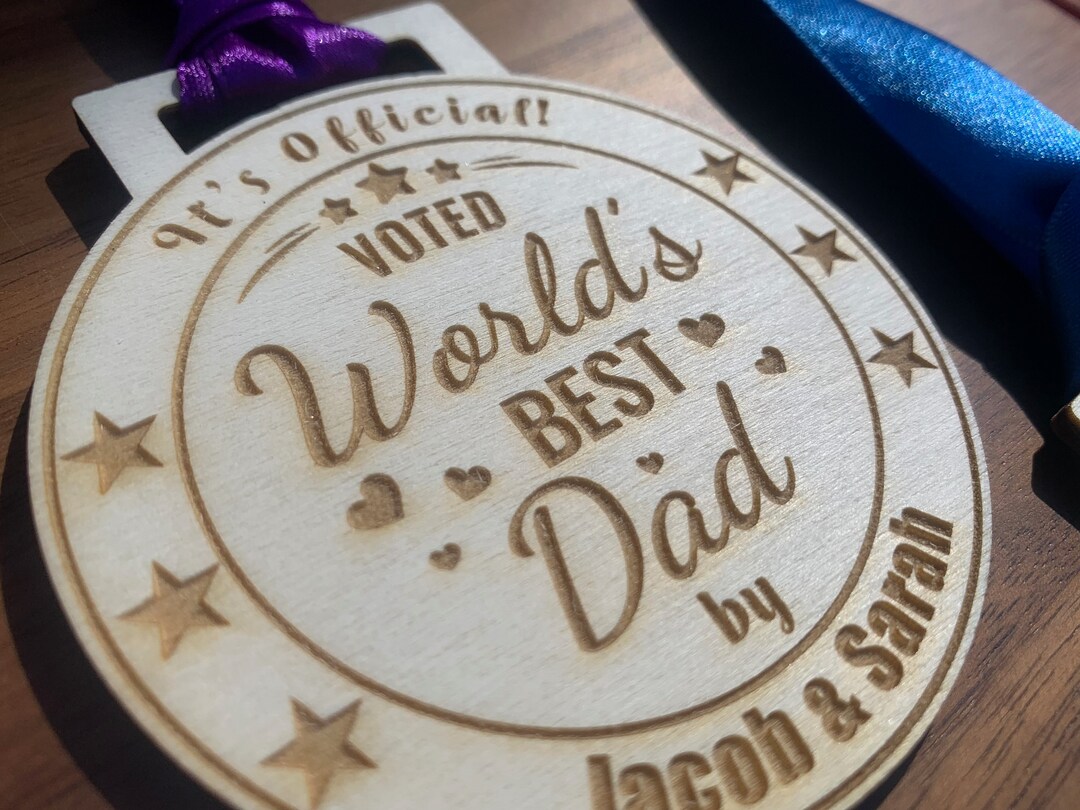 Personalised World's Best Dad Wood Medal, Dad Gift From the Kids ...