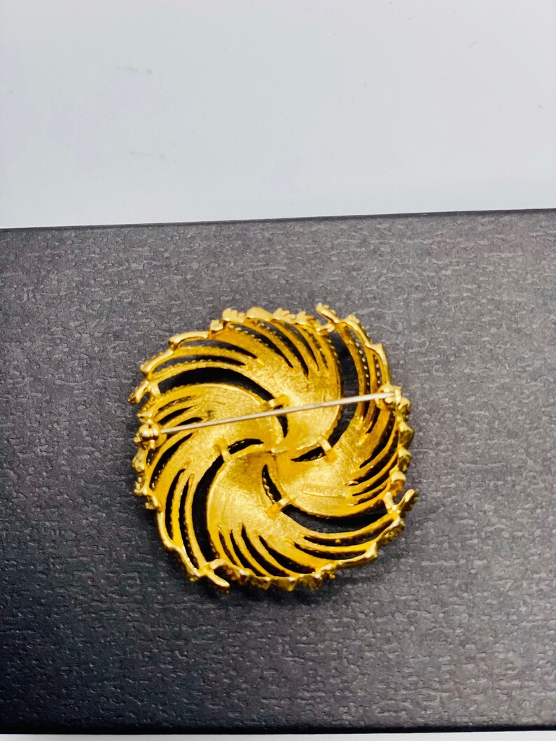 Mid-century Gold Tone Sunburst Swirls Brooch Pin Signed by MONET - Etsy