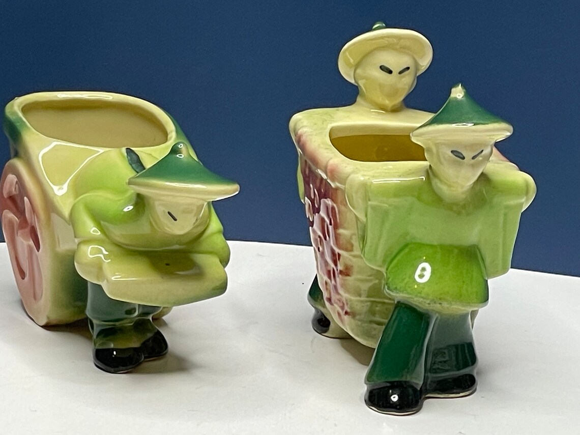 Shawnee USA. Men Carrying a Basket Planter & Man With Cart Planter - Etsy
