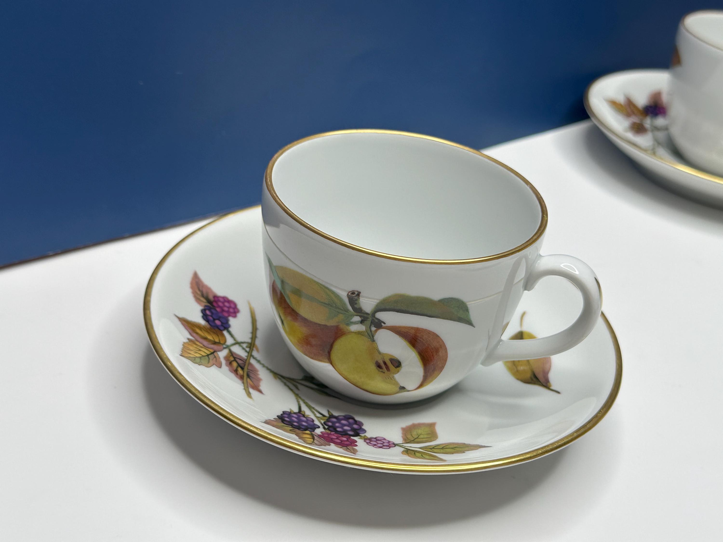 Royal Worcester Fine Porcelain 1961's Evesham Pattern Gold Rim Tea Cups ...