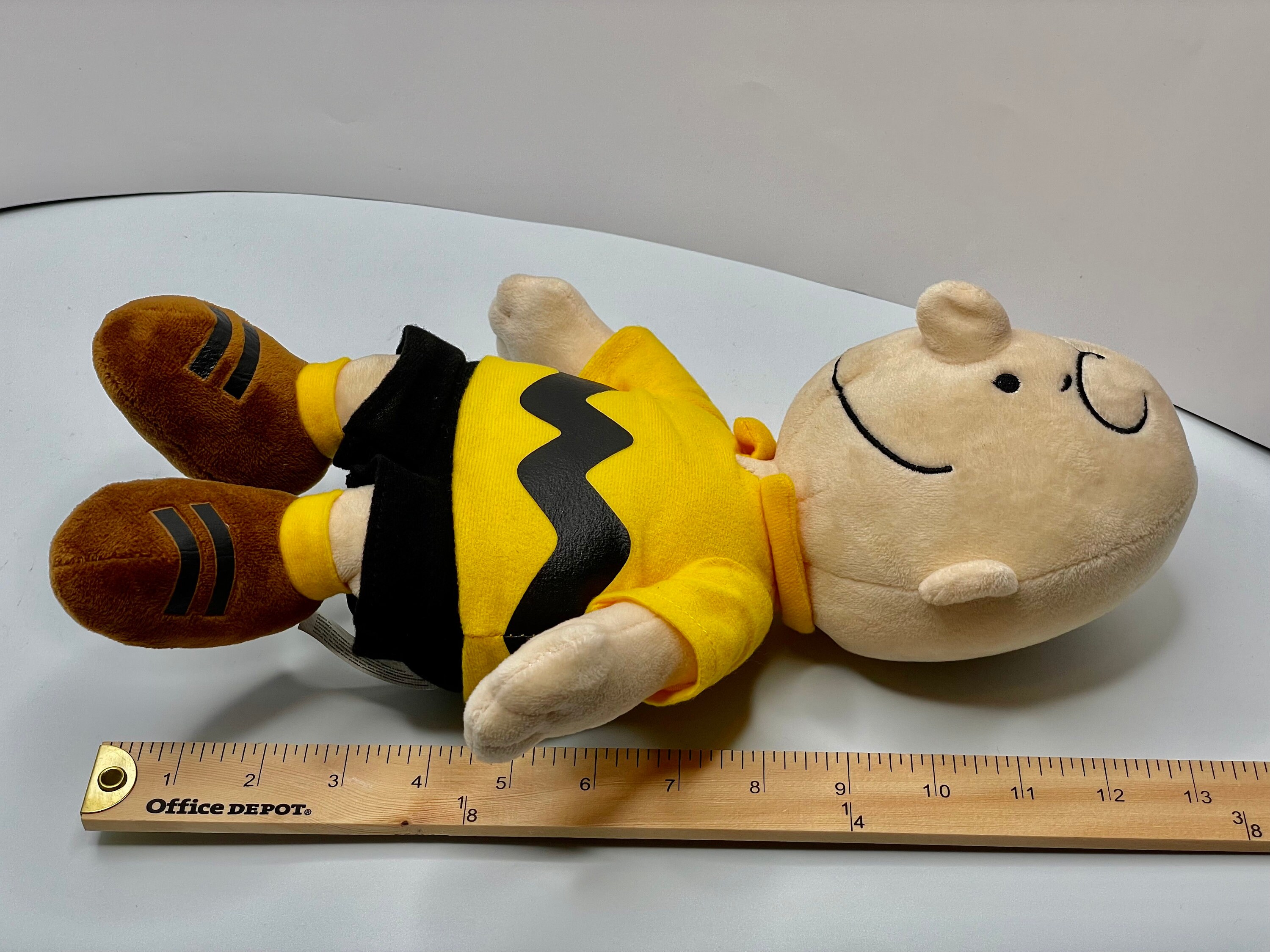 Charlie Brown Peanuts Cedar Fair for Charlie Brown and Snoopy Friends ...