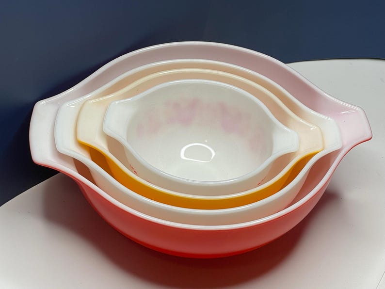 PYREX Cinderella Friendship Mixing Bowl Set. 3/4 Quart, 1 1/2 Quarts, 2 ...
